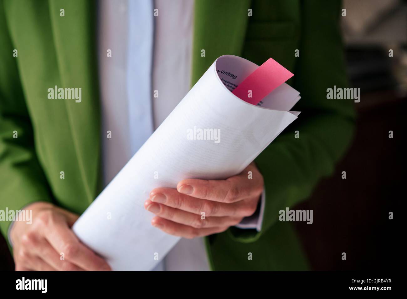 Woman hand holding documents hi-res stock photography and images - Alamy