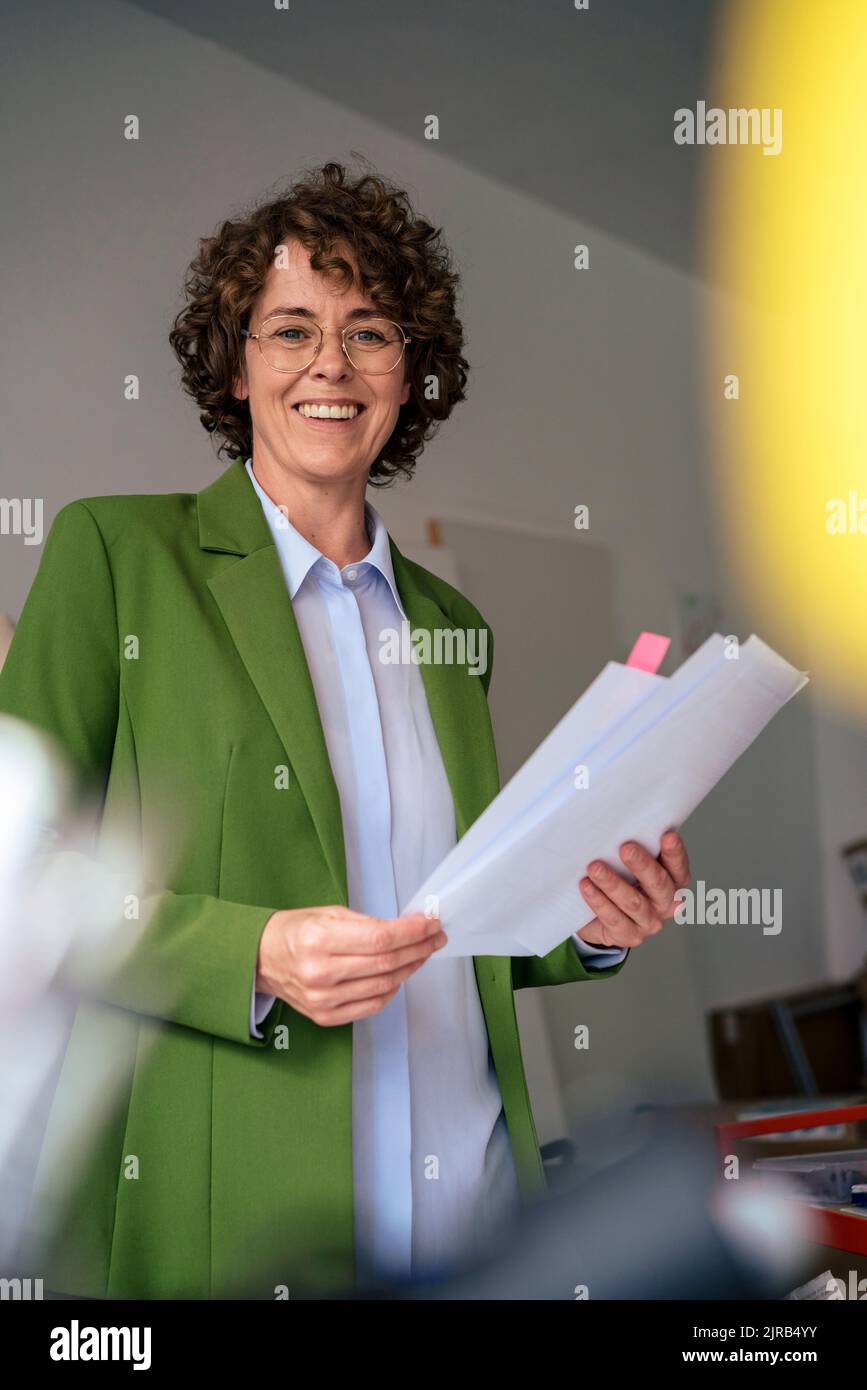 Business people documents happy hi-res stock photography and images - Alamy