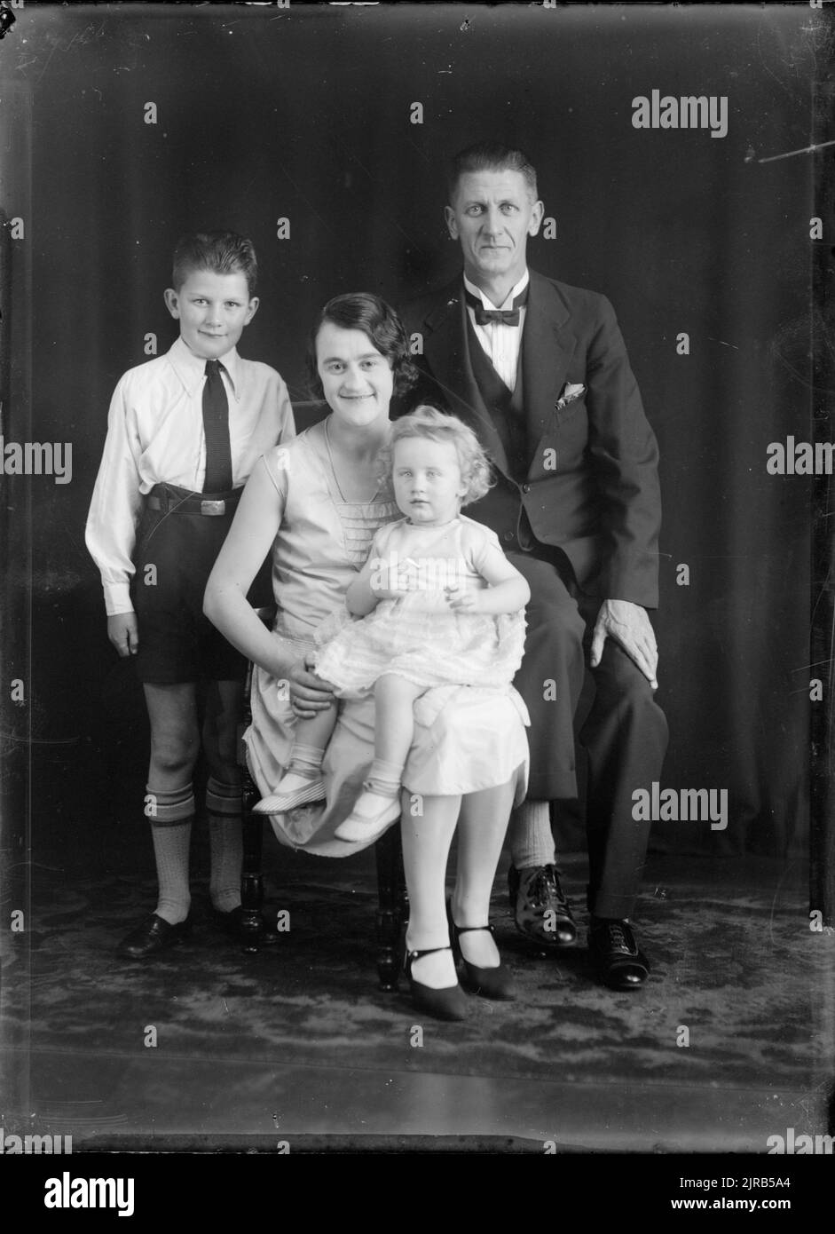 1920s family portrait hi-res stock photography and images - Alamy