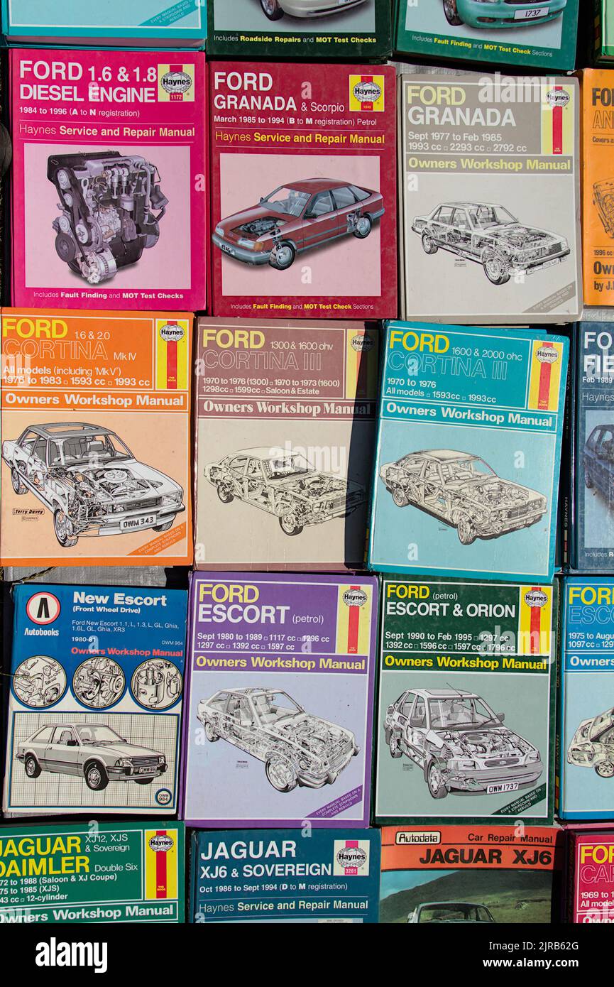 Vehicle maintenance manuals hi-res stock photography and images - Alamy