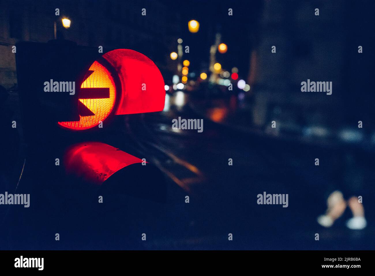 A red traffic light sign at night Stock Photo - Alamy