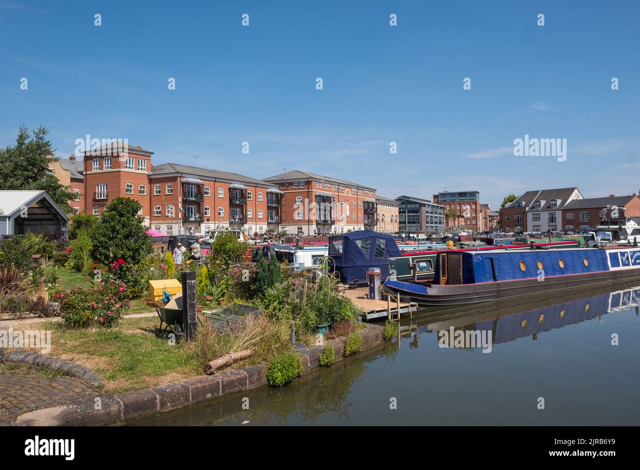 Narrow boats moored in Diglis Waterside and Marina in Worcester, UK ...