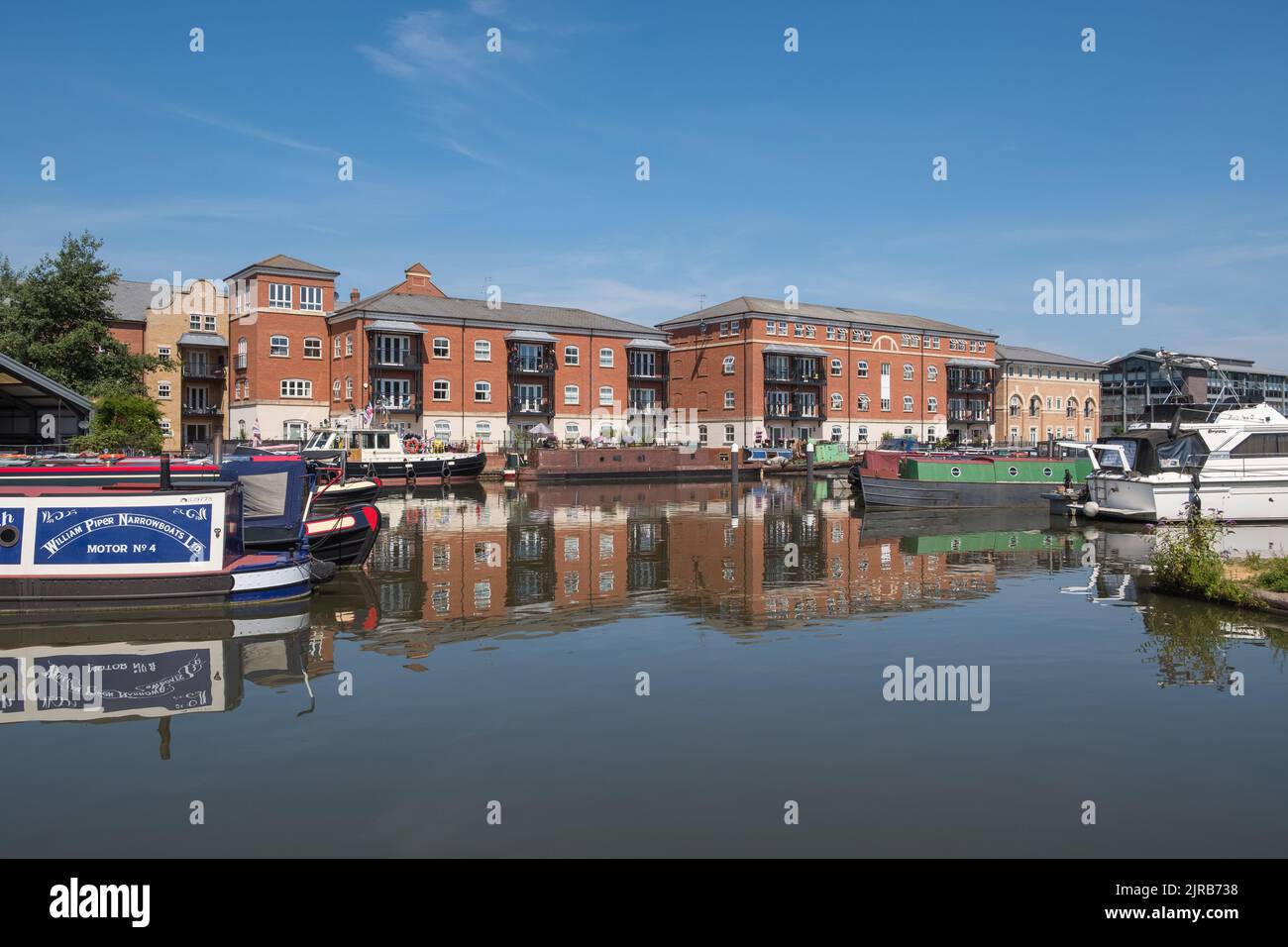 Narrow boats moored in Diglis Waterside and Marina in Worcester, UK ...