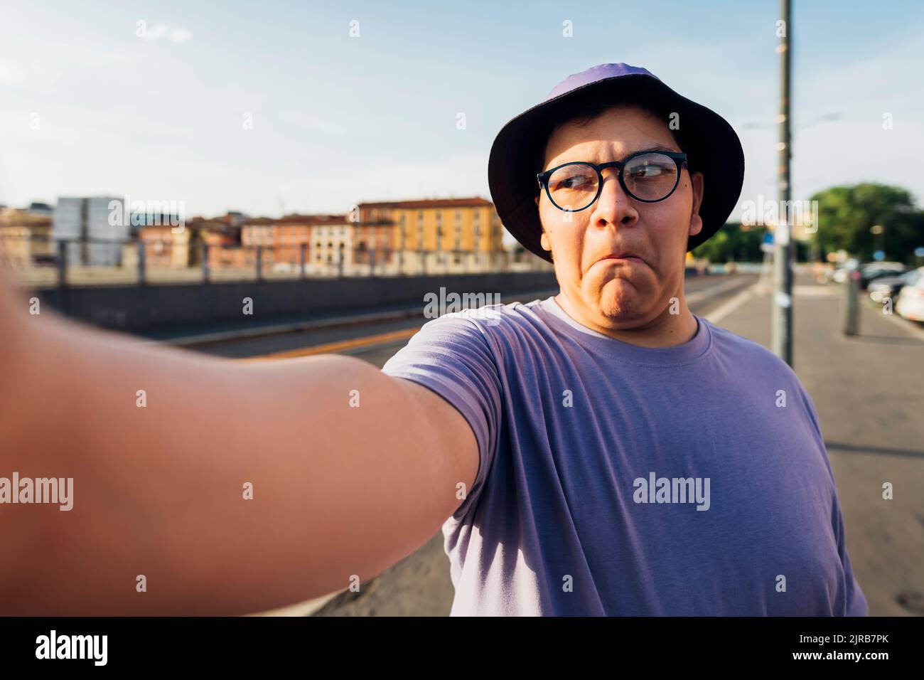 Pulling funny face selfie hi-res stock photography and images - Alamy