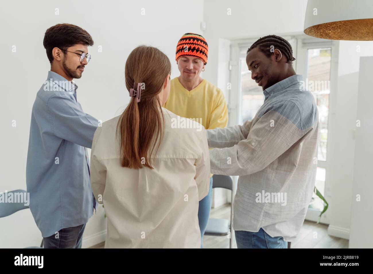 Team building hi-res stock photography and images - Alamy