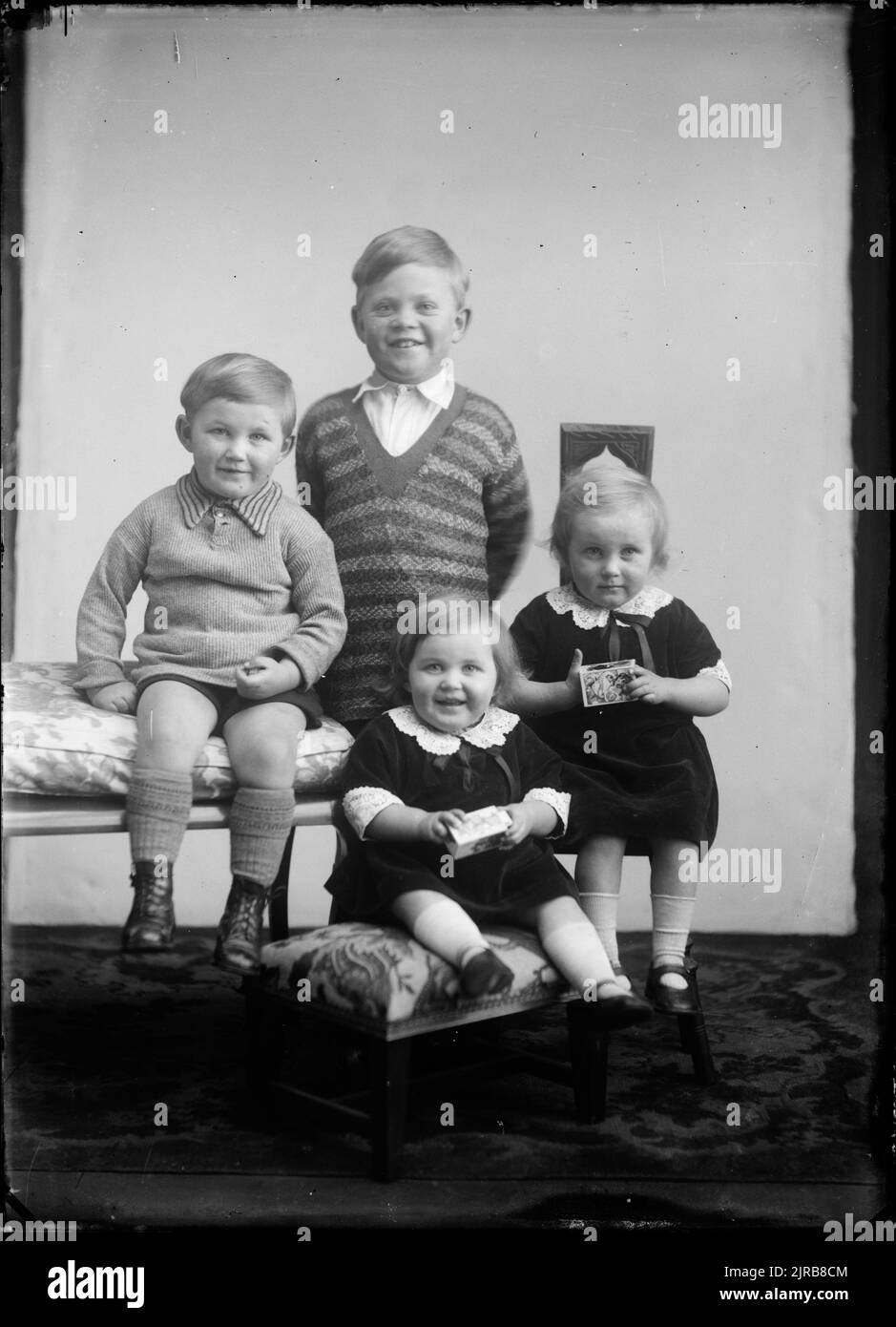 Four children, circa 1920s, Wellington, by Berry & Co Stock Photo - Alamy