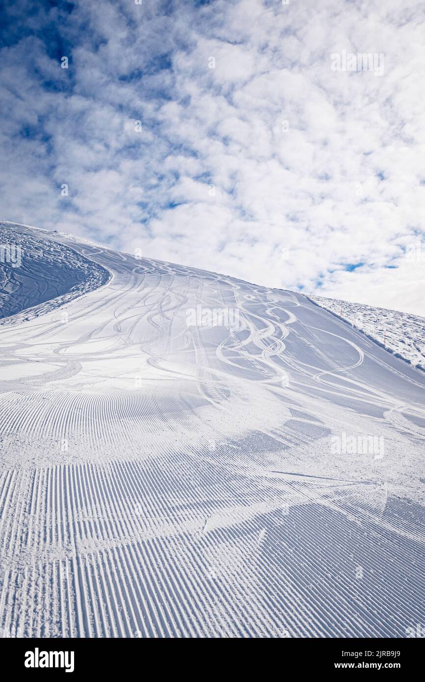 Sunshine on ski tracks hi-res stock photography and images - Alamy