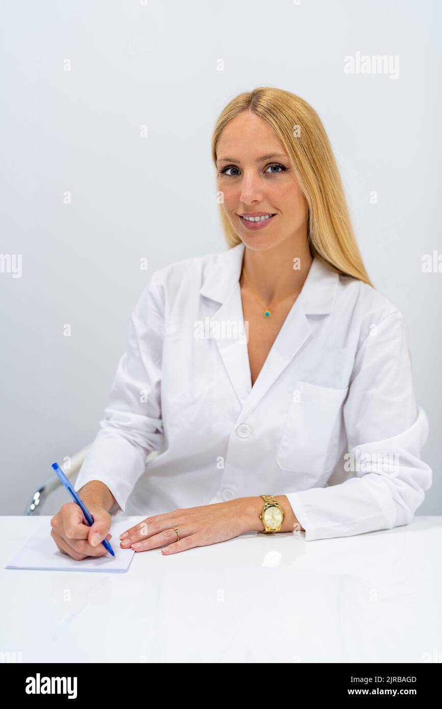Doctor prescription pad hi-res stock photography and images - Alamy