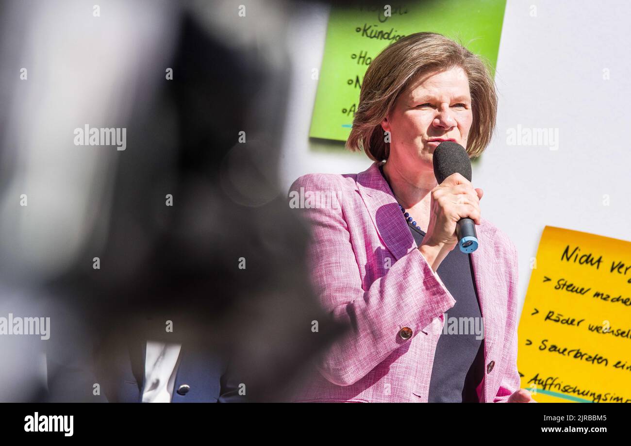 Munich, Bavaria, Germany. 23rd Aug, 2022. Professorin Ulrike Protzer ...