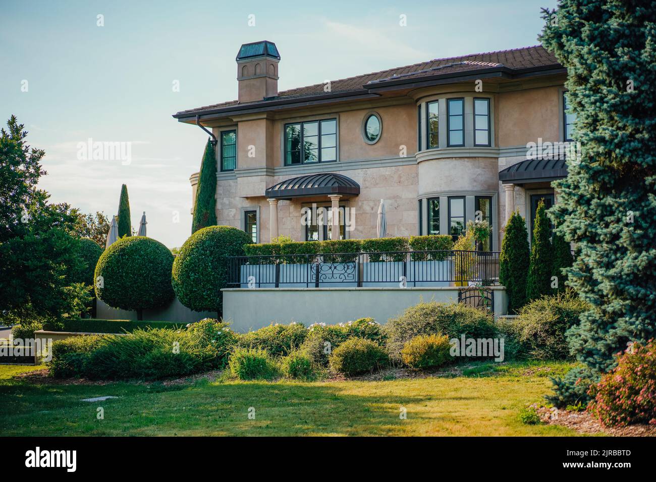 Beautiful house seattle hi-res stock photography and images - Alamy
