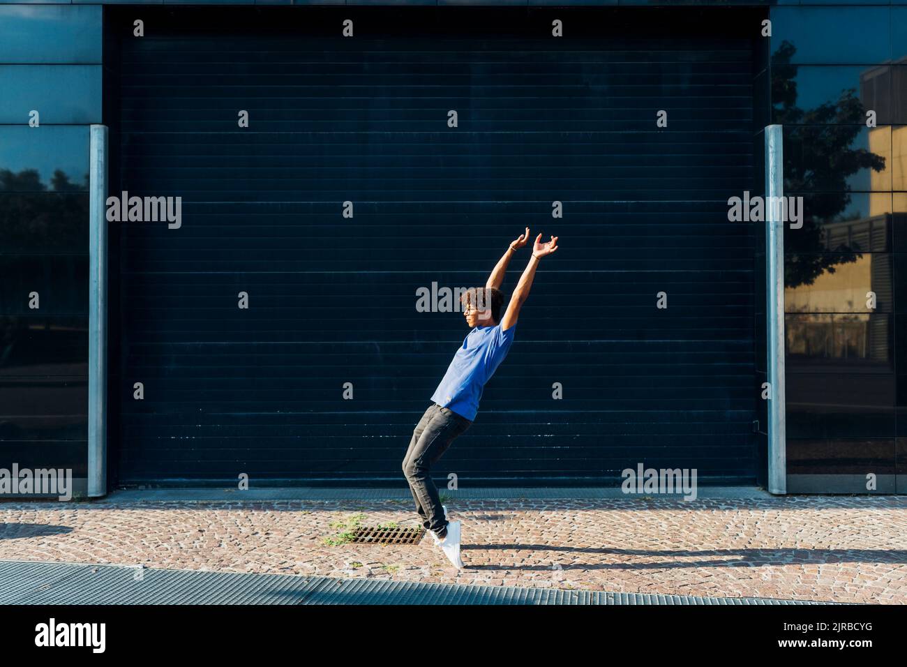 Generation z dancing hi-res stock photography and images - Alamy
