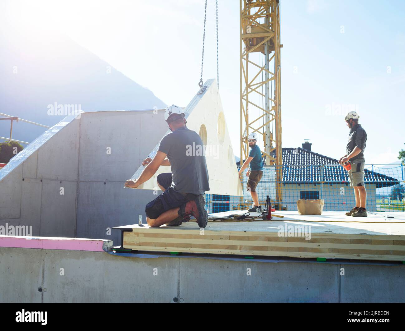 Installing roof hi-res stock photography and images - Alamy