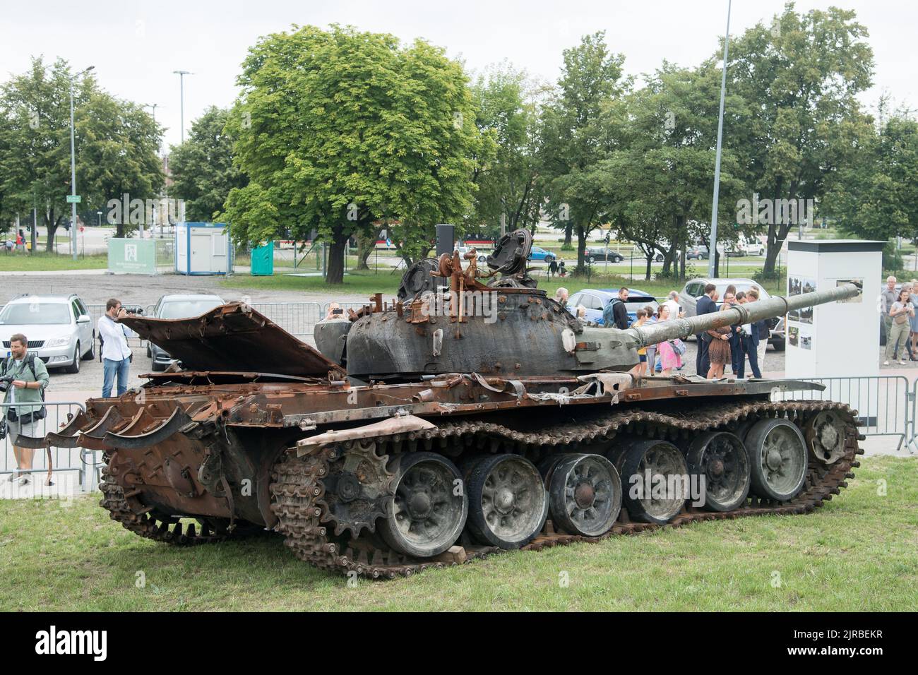 T 72ba main battle tank hi-res stock photography and images - Alamy