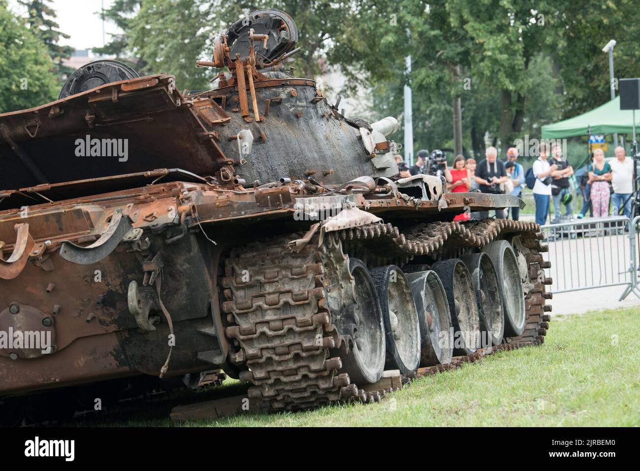 T 72ba main battle tank hi-res stock photography and images - Alamy