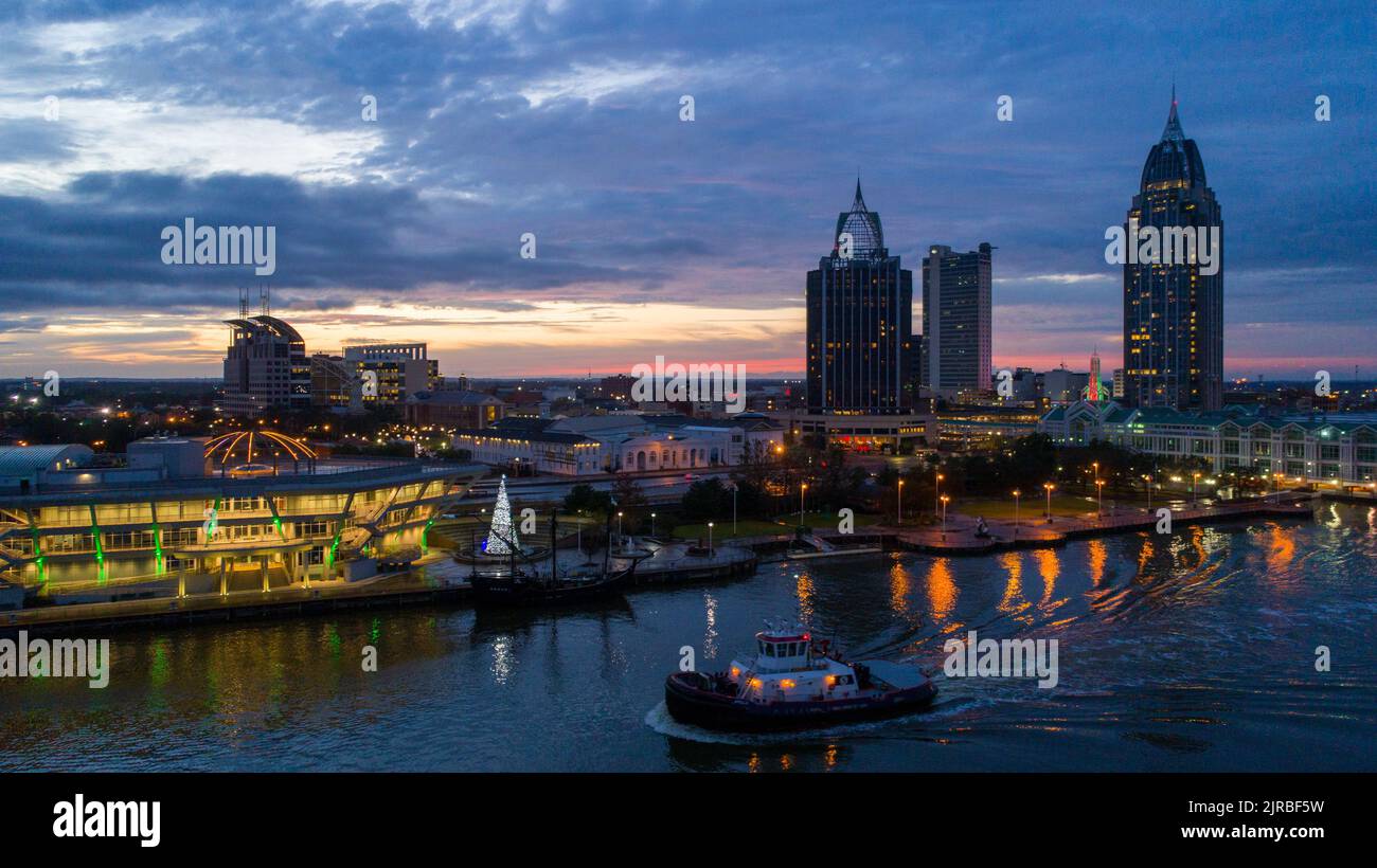 Mobile alabama cityscape hi-res stock photography and images - Alamy