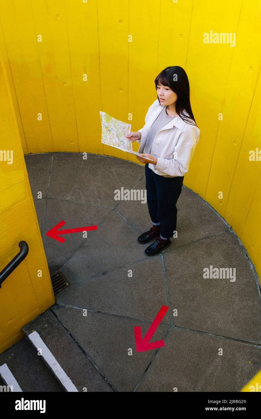 People confused map hi-res stock photography and images - Alamy