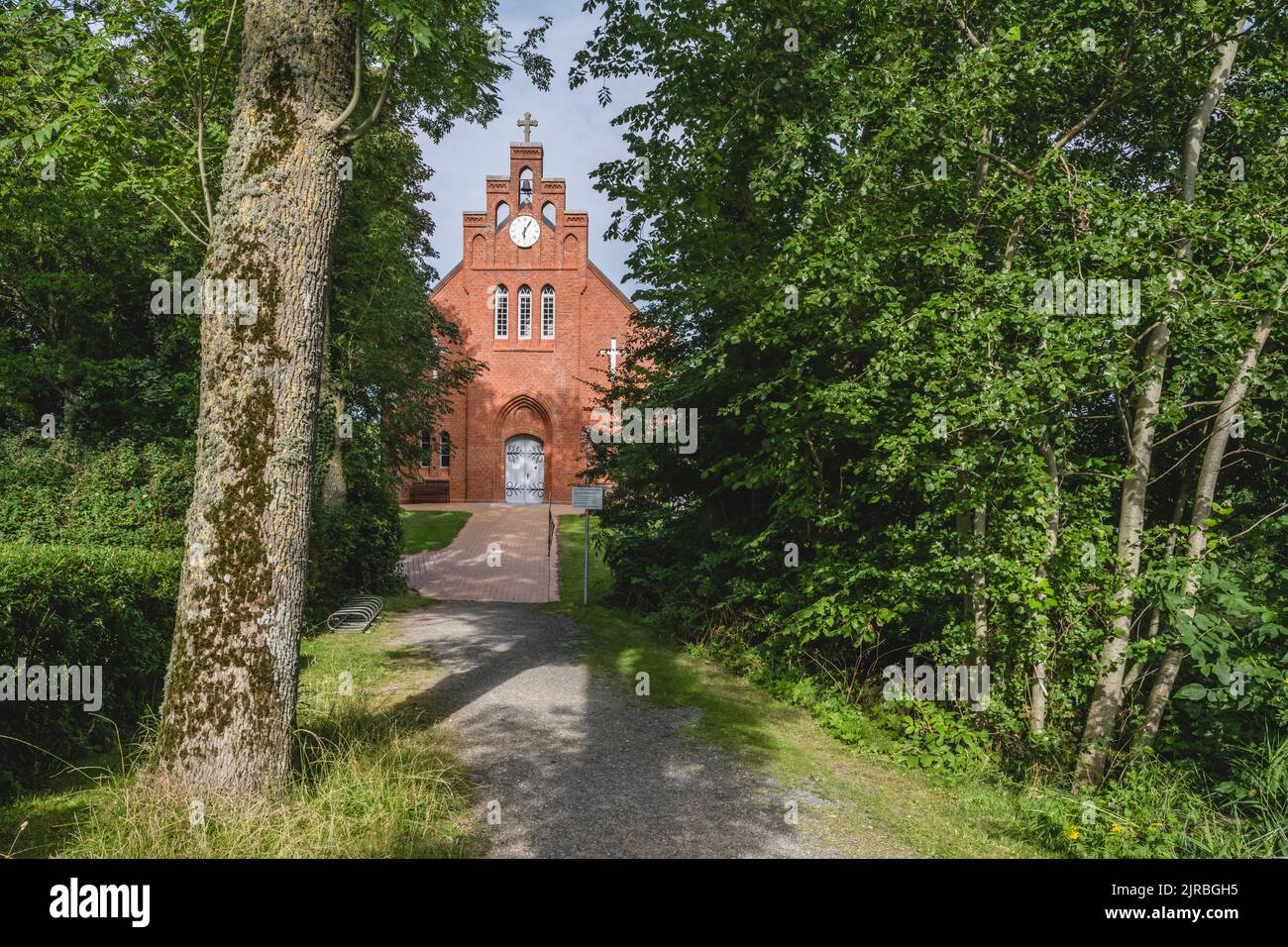 Germany, Schleswig-Holstein, Pellworm, Footpath leading to New Church ...