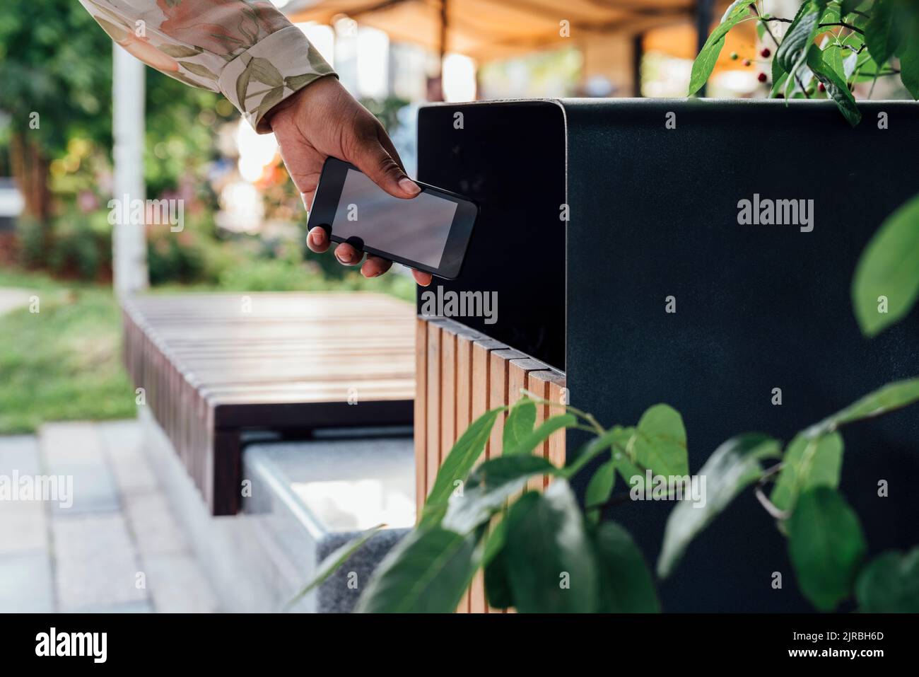 Person throwing phone hi-res stock photography and images - Alamy
