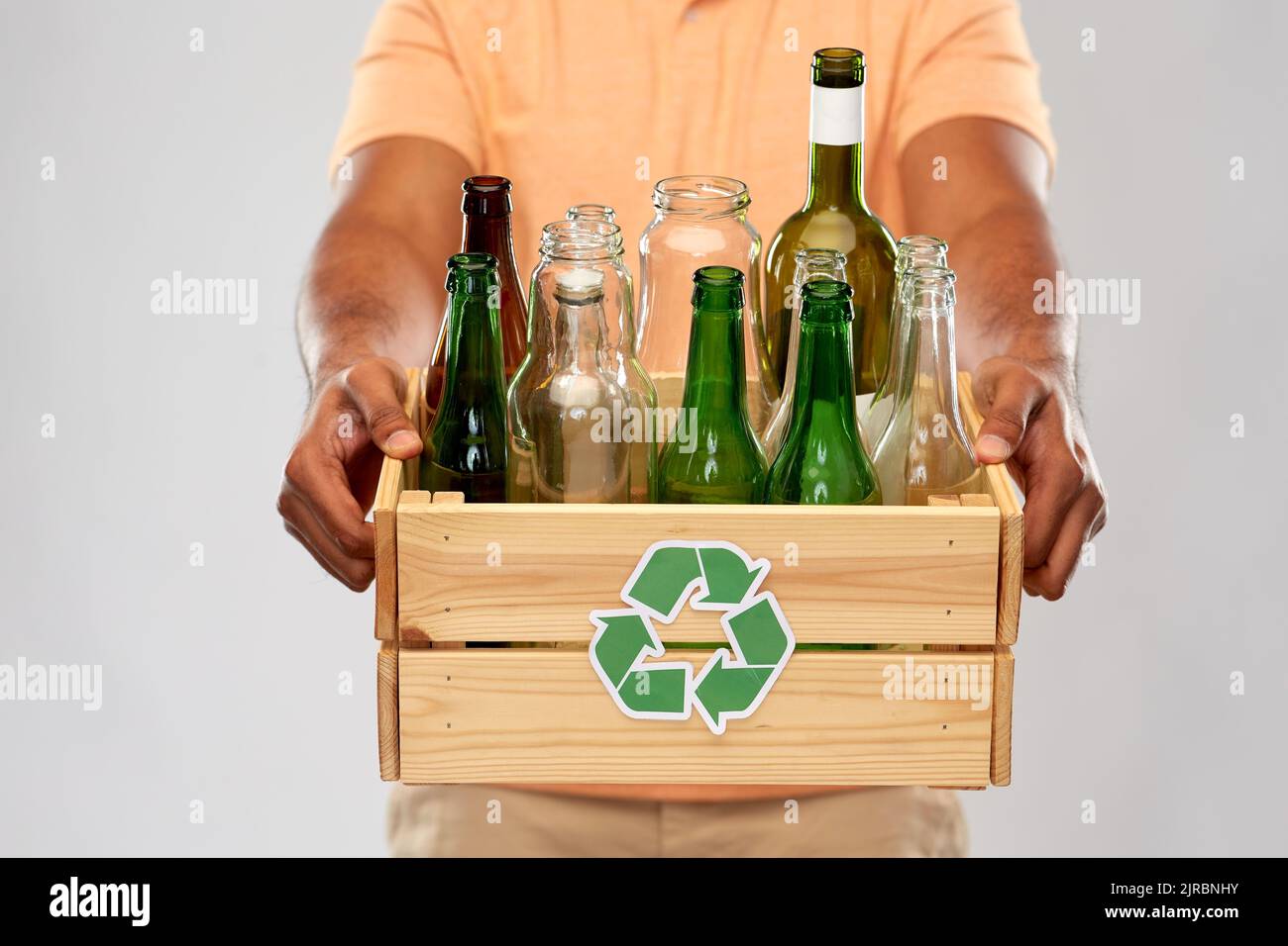 Sorting by hand hi-res stock photography and images - Alamy