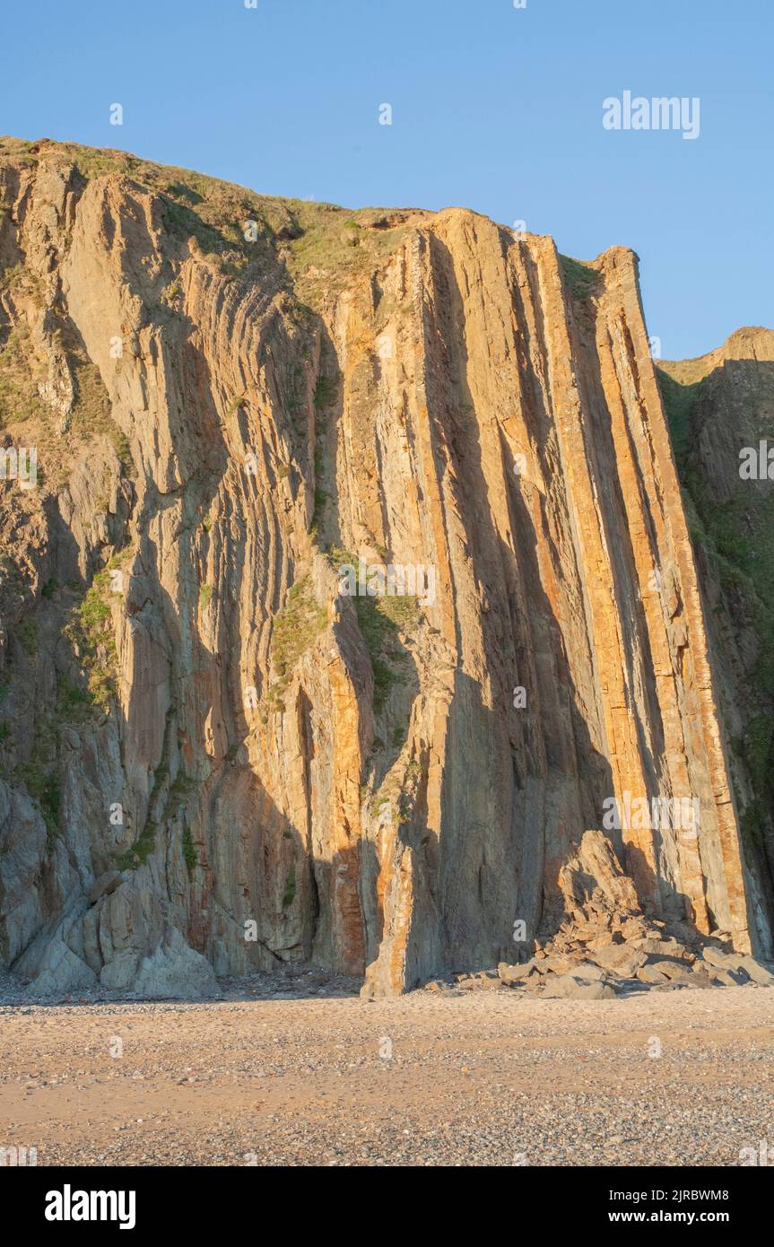 Rock fall and vertical strata at the Three Chimneys rock formation on ...