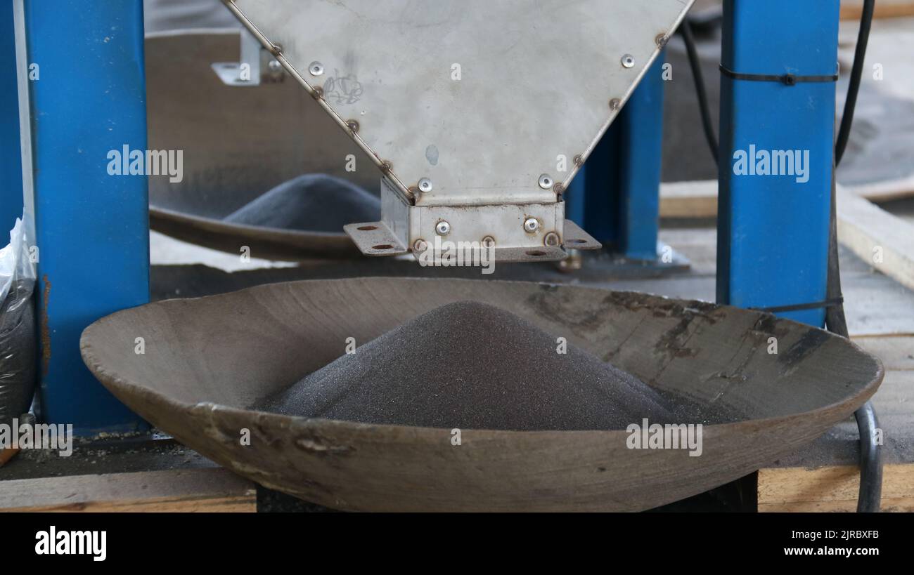 The industrial stone crusher machine Stock Photo - Alamy