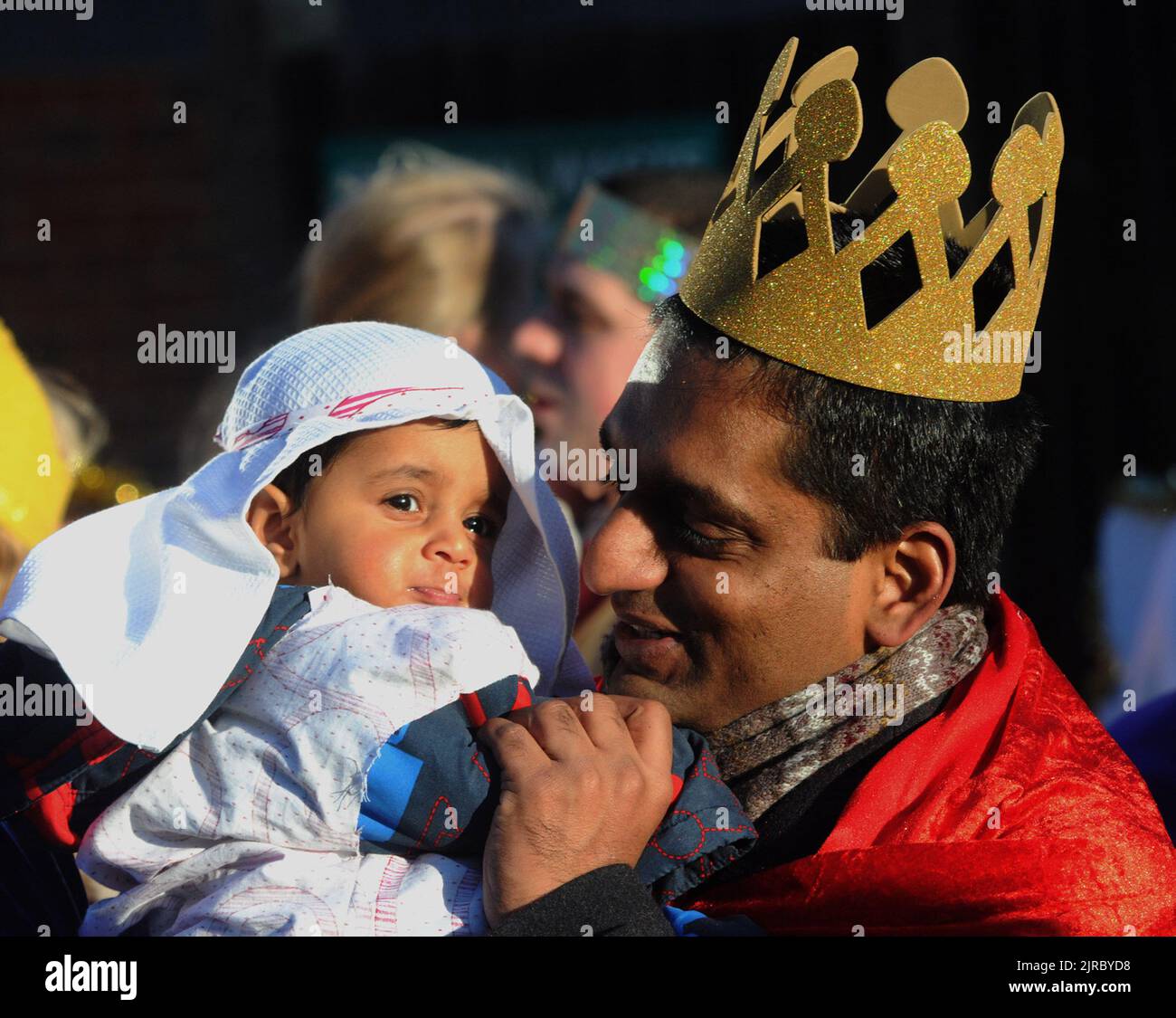 8 MONTH OLD NATHANIEL PHILLIPS AND HIS DAD WHO JOINED NEARLY 400 ...