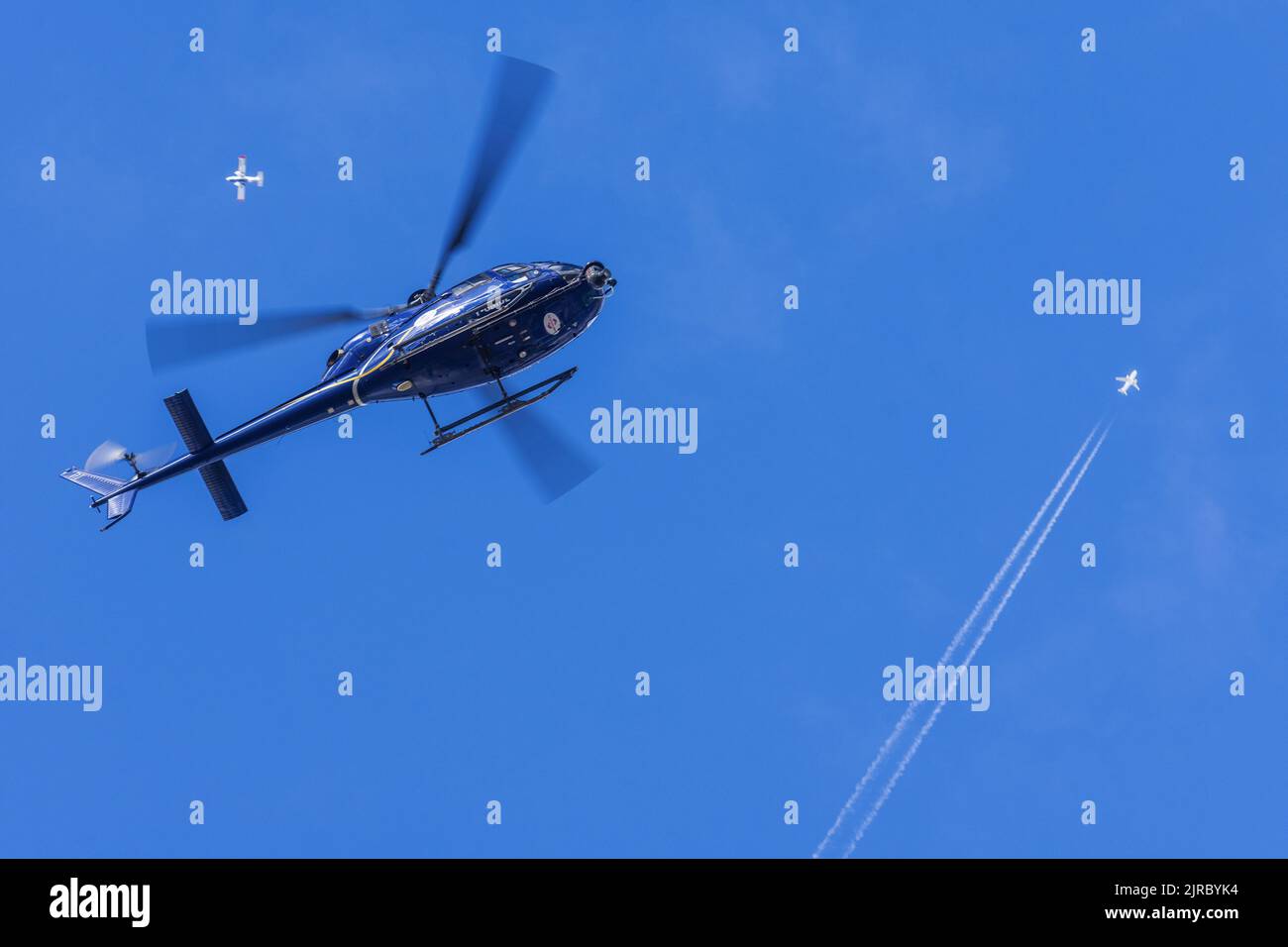 Helicopter rotorcraft hi-res stock photography and images - Alamy