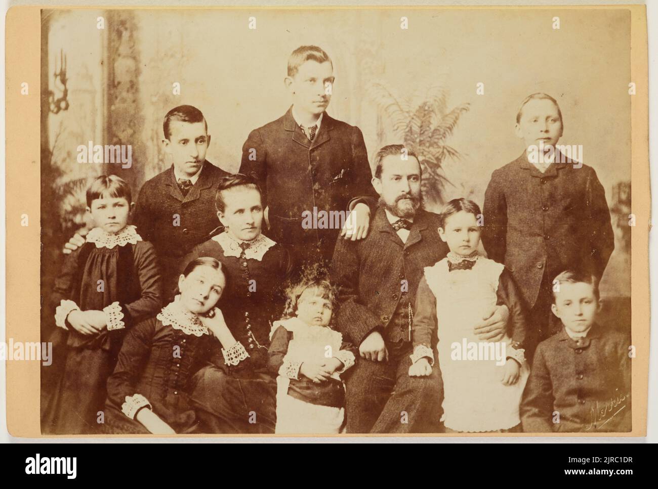 Large family group, circa 1880s, Dunedin, by John Morris Stock Photo ...