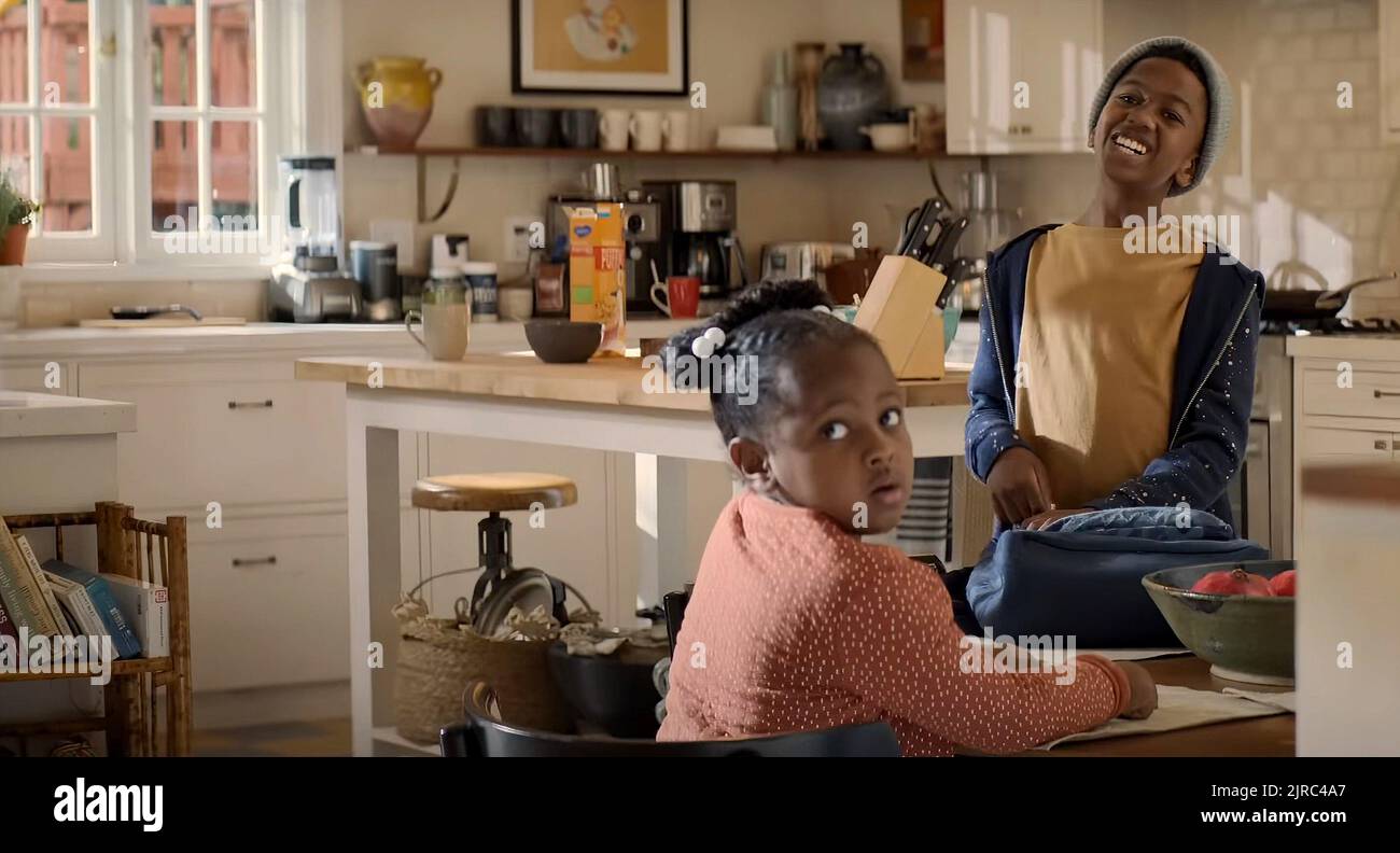 ME TIME, from left: Amentii Sledge, Che Tafari, 2022. © Netflix ...