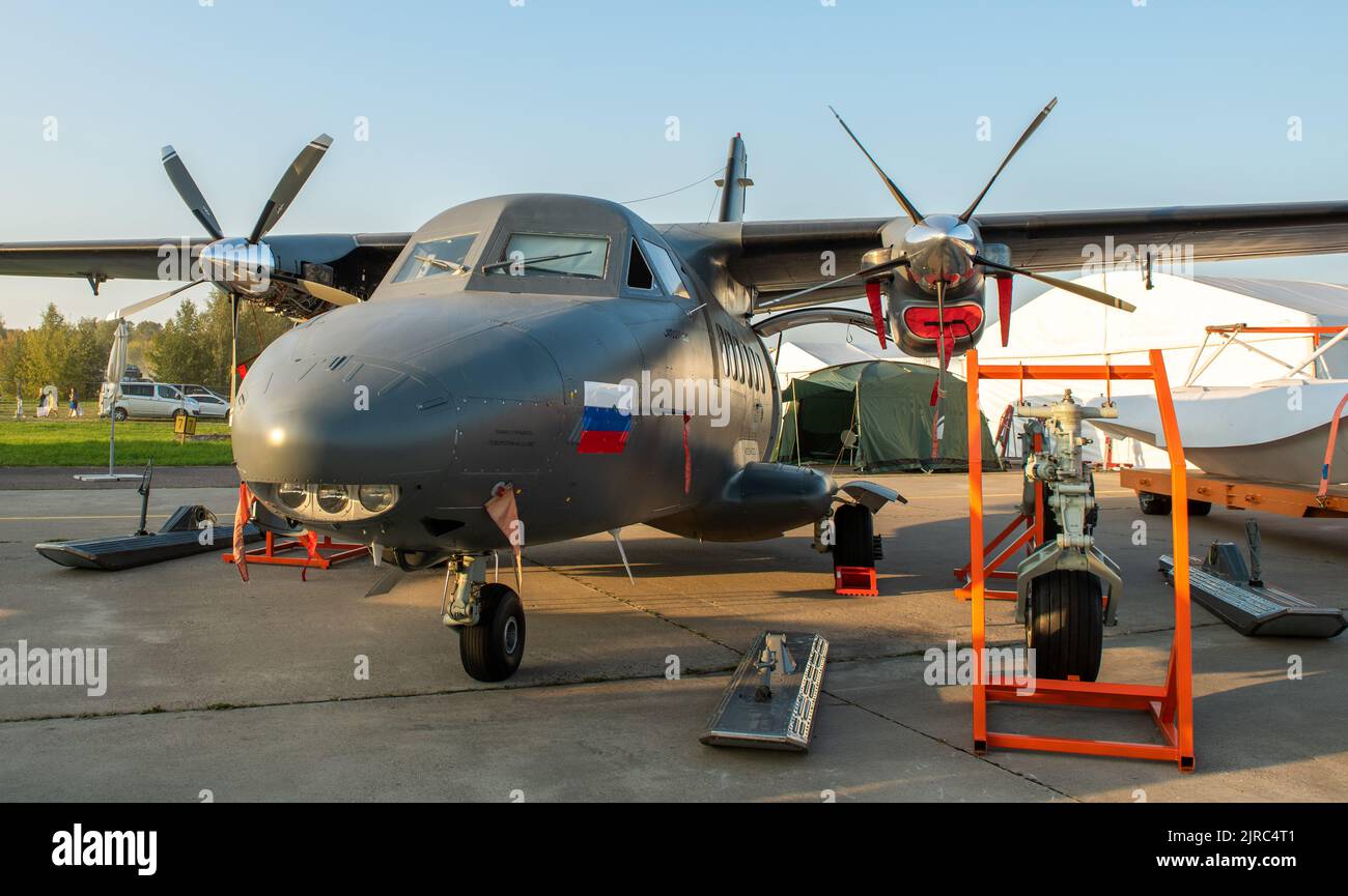 Let l 410 hi-res stock photography and images - Alamy