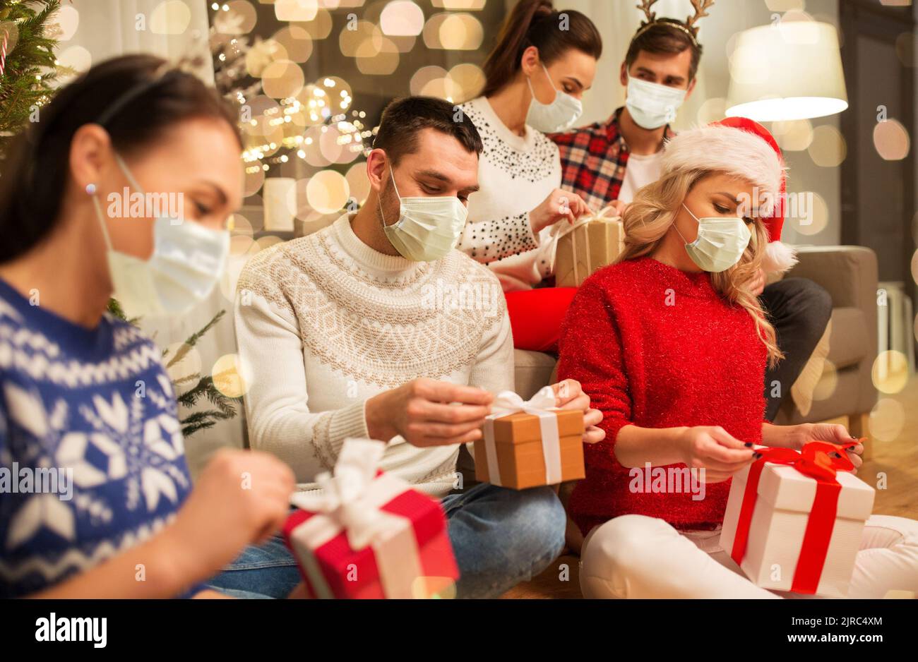 Opening party home hi-res stock photography and images - Alamy
