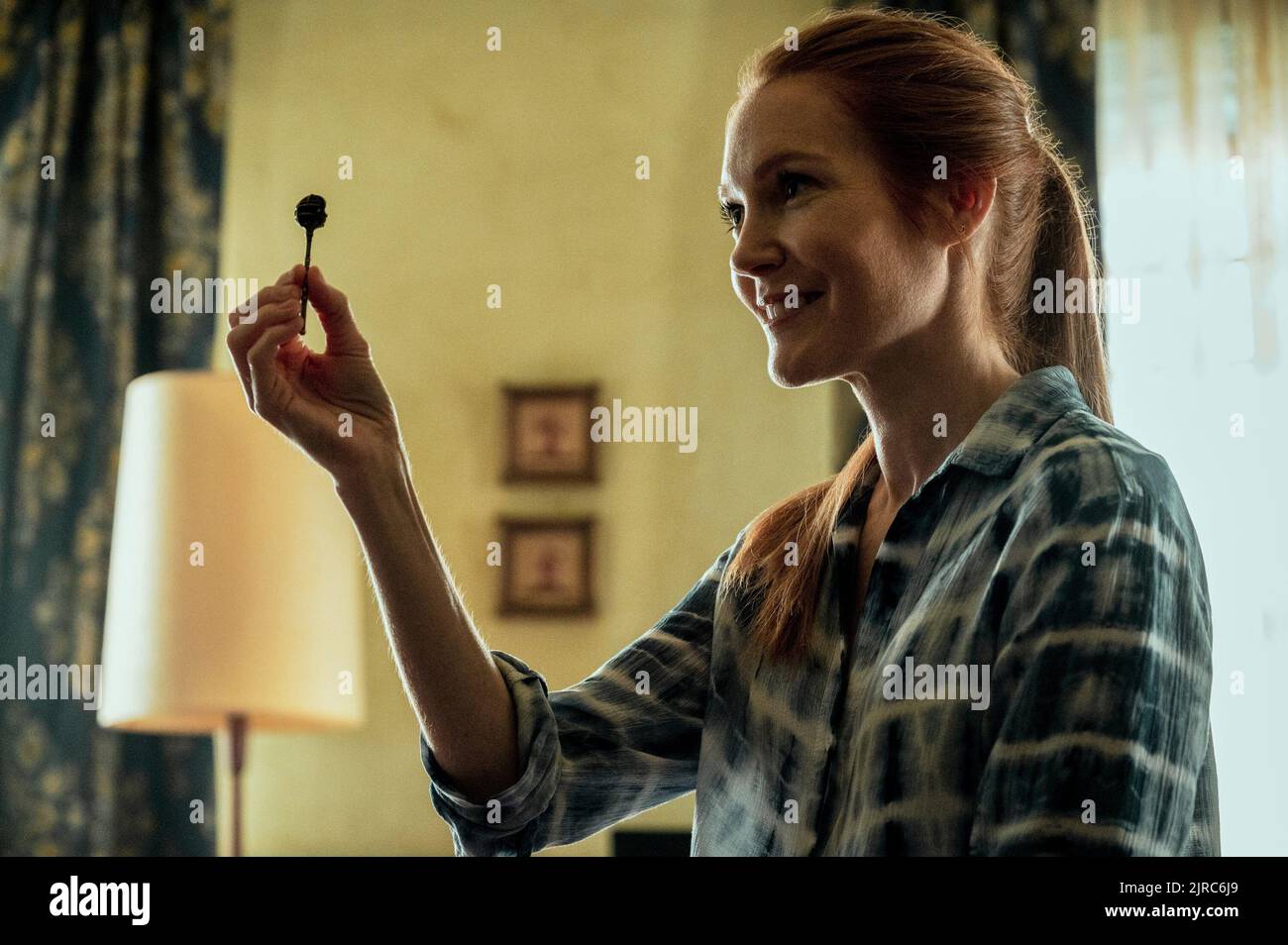 LOCKE & KEY, (aka LOCKE AND KEY), Darby Stanchfield, Five Minutes Past ...