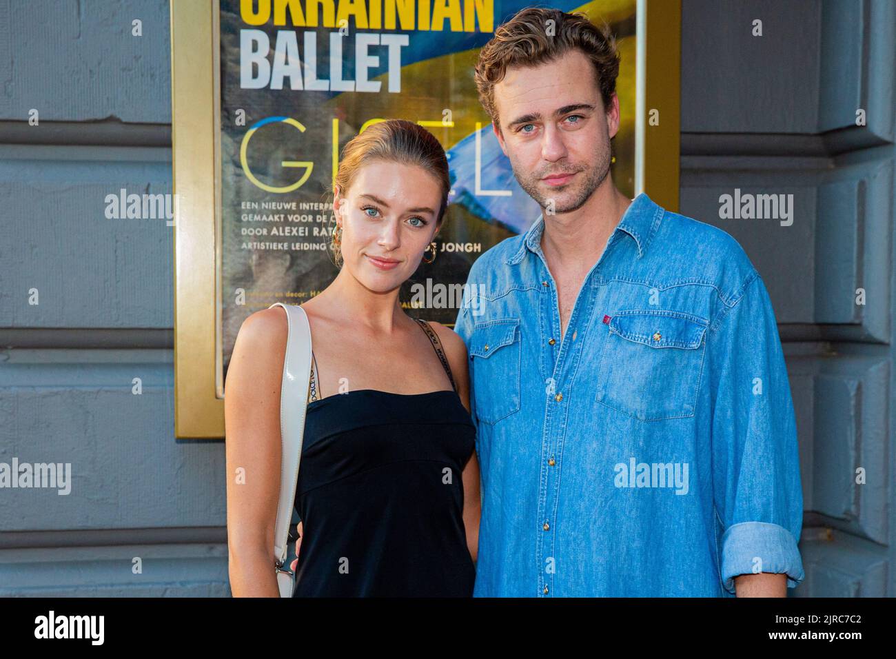 2022-08-23 19:57:53 AMSTERDAM - Beau Schneider on the red carpet prior ...