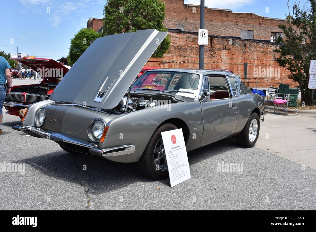 Avanti studebaker hi-res stock photography and images - Alamy