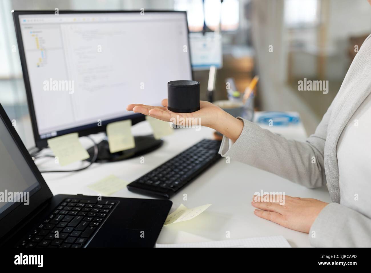Woman using smart speaker hi-res stock photography and images - Alamy