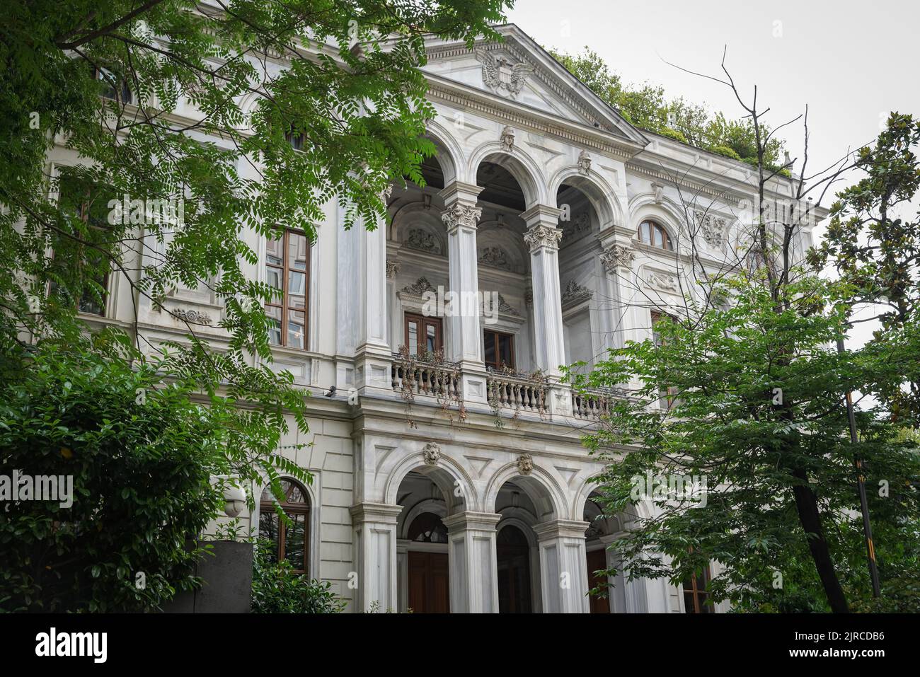 Palazzo pera hi-res stock photography and images - Alamy