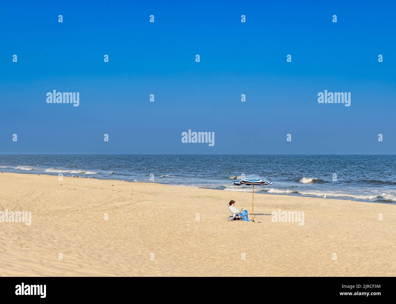 Empty except for one person hi-res stock photography and images - Alamy