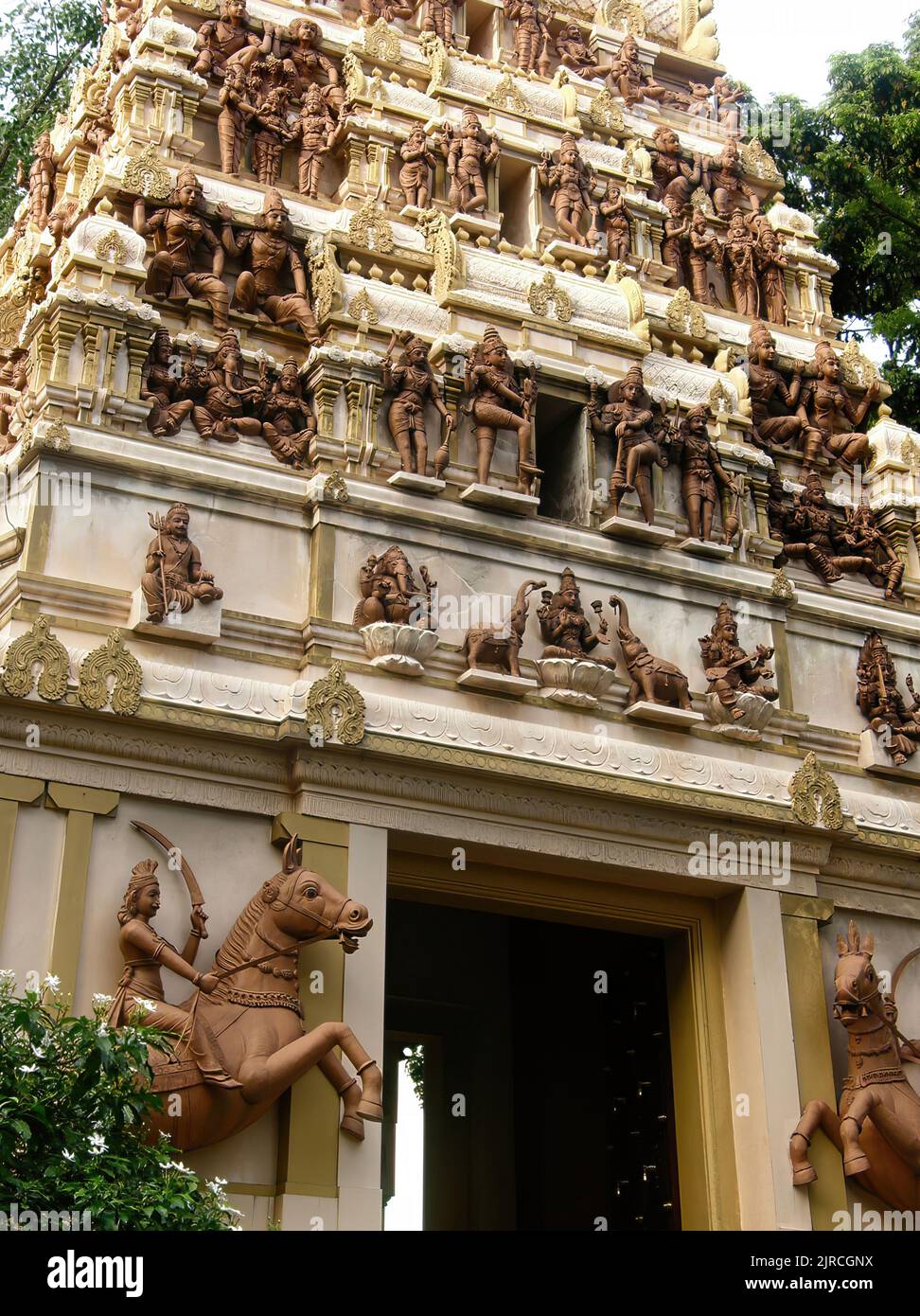 Singapore, Darma Muneeswaran Temple Stock Photo - Alamy