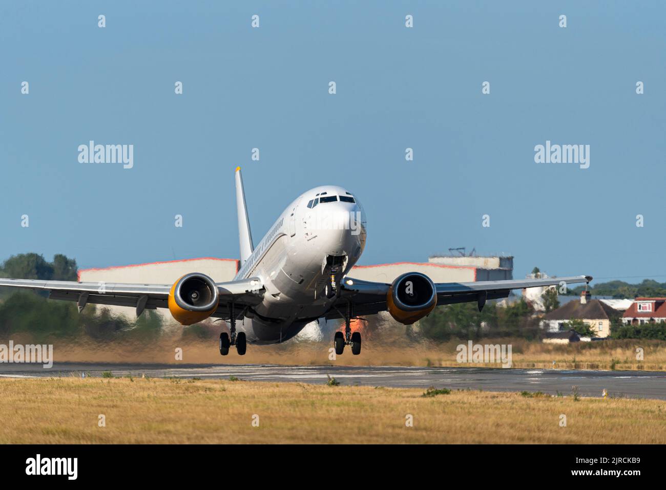 Air Horizont Boeing 737-400 airliner jet plane 9H-ZAZ at London ...