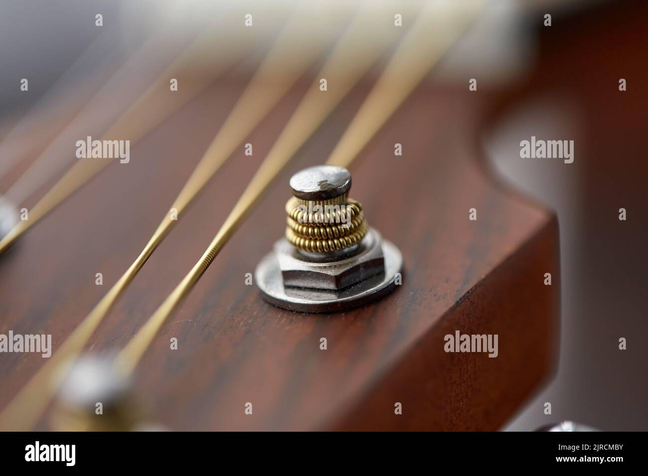 6 string acoustic guitar hi-res stock photography and images - Alamy