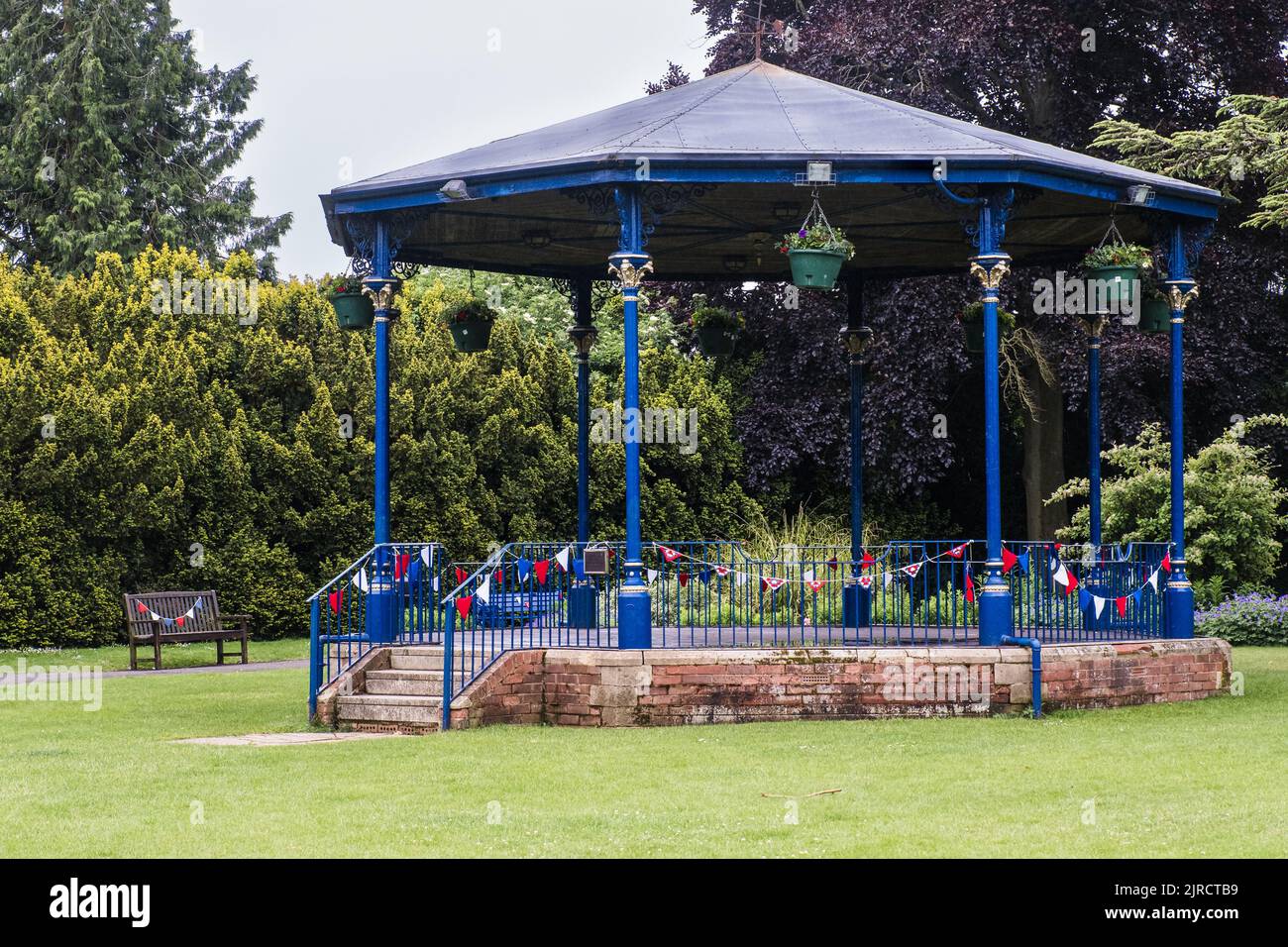 A cute gazebo decorated with bunting for the Queen's Platinum Jubile in ...