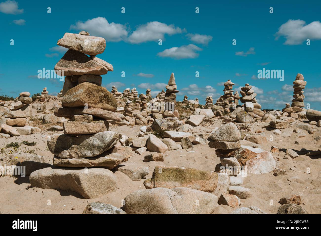 Rock stacking beach hi-res stock photography and images - Alamy