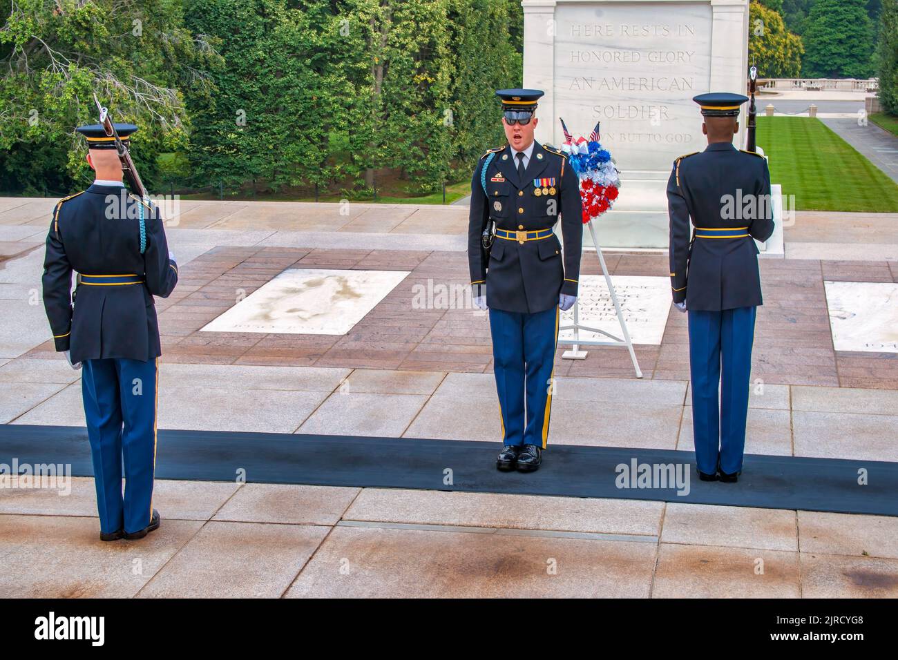 The changing of the Honor Guard ceremony at the Tomb of the Unknown ...