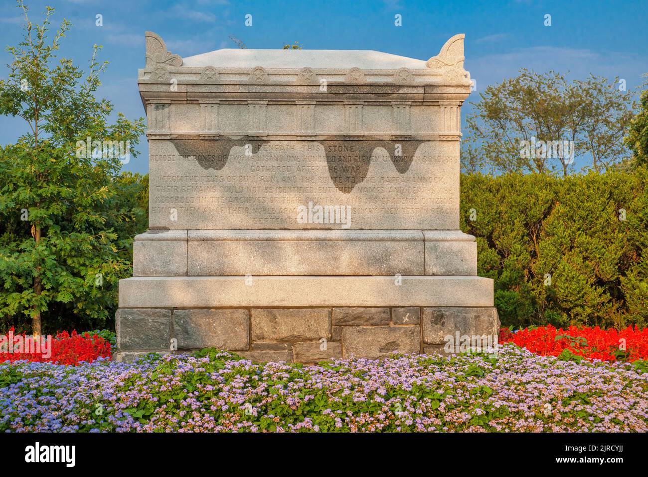 The Tomb of the Civil War Unknowns at Arlington National Cemetery ...