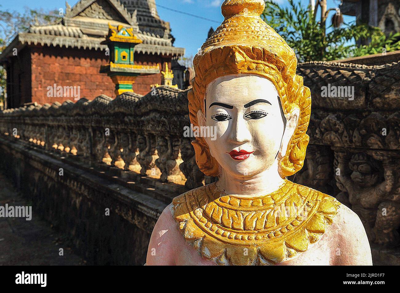 Buddhist temple & statue, Kampong Cham Province, Cambodia. © Kraig Lieb Stock Photo - Alamy