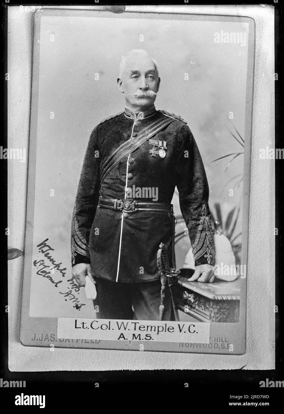 [Lieutenant-Colonel W Temple, VC and AMS], Circa 1895, by William Francis Gordon Stock Photo - Alamy