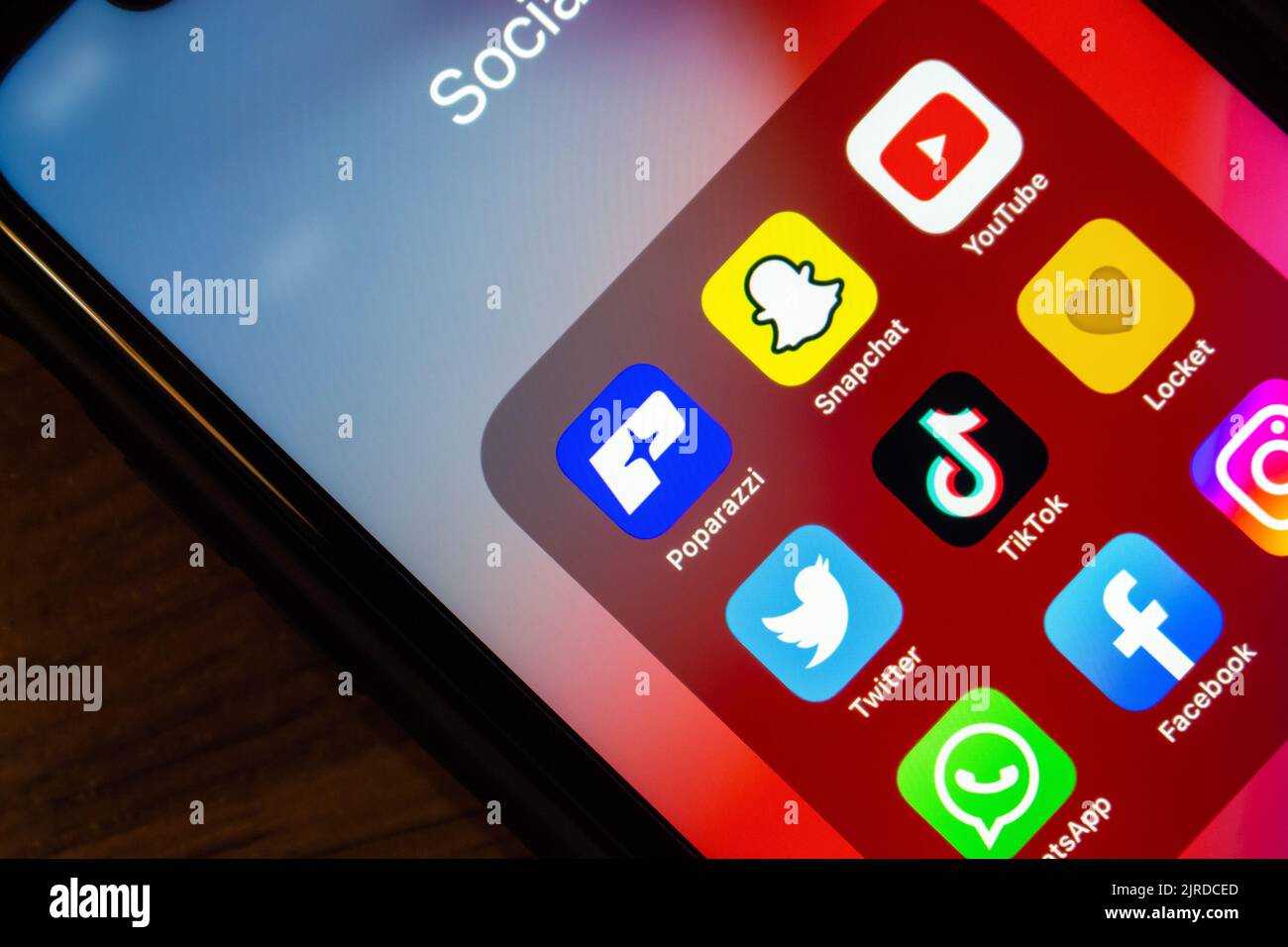 New style of photo-sharing app Poparazzi & SNS apps (Snapchat, YouTube, Twitter, TikTok, Locket ...