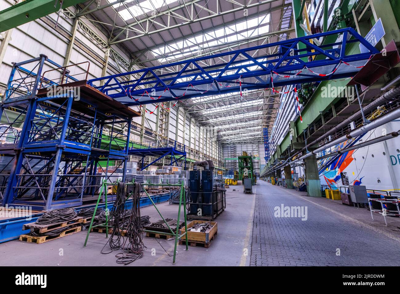 Wismar, Germany. 23rd Aug, 2022. The empty shipbuilding hall of the ...