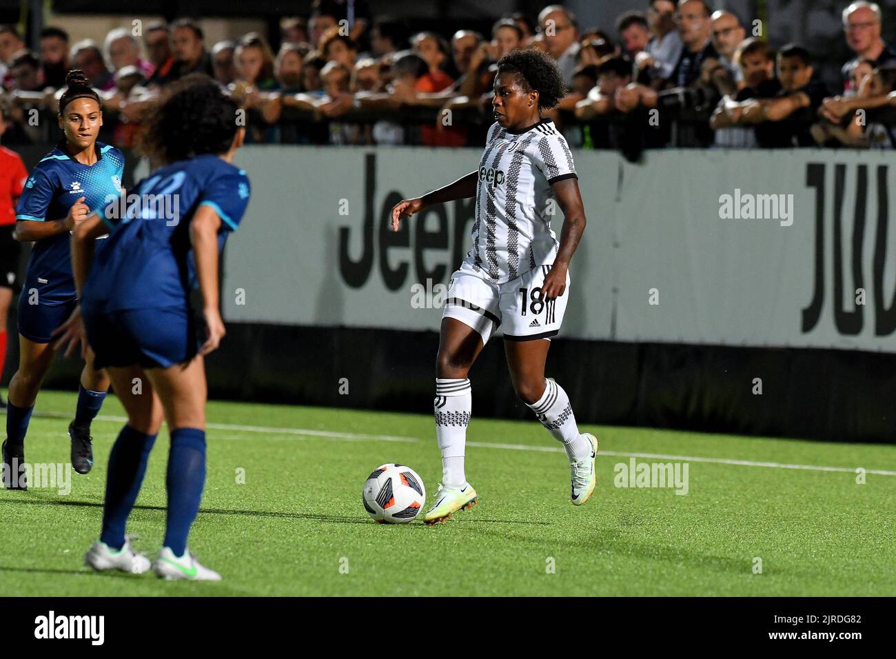 Lineth Beerensteyn of Juventus Women in action during the UEFA Women's ...