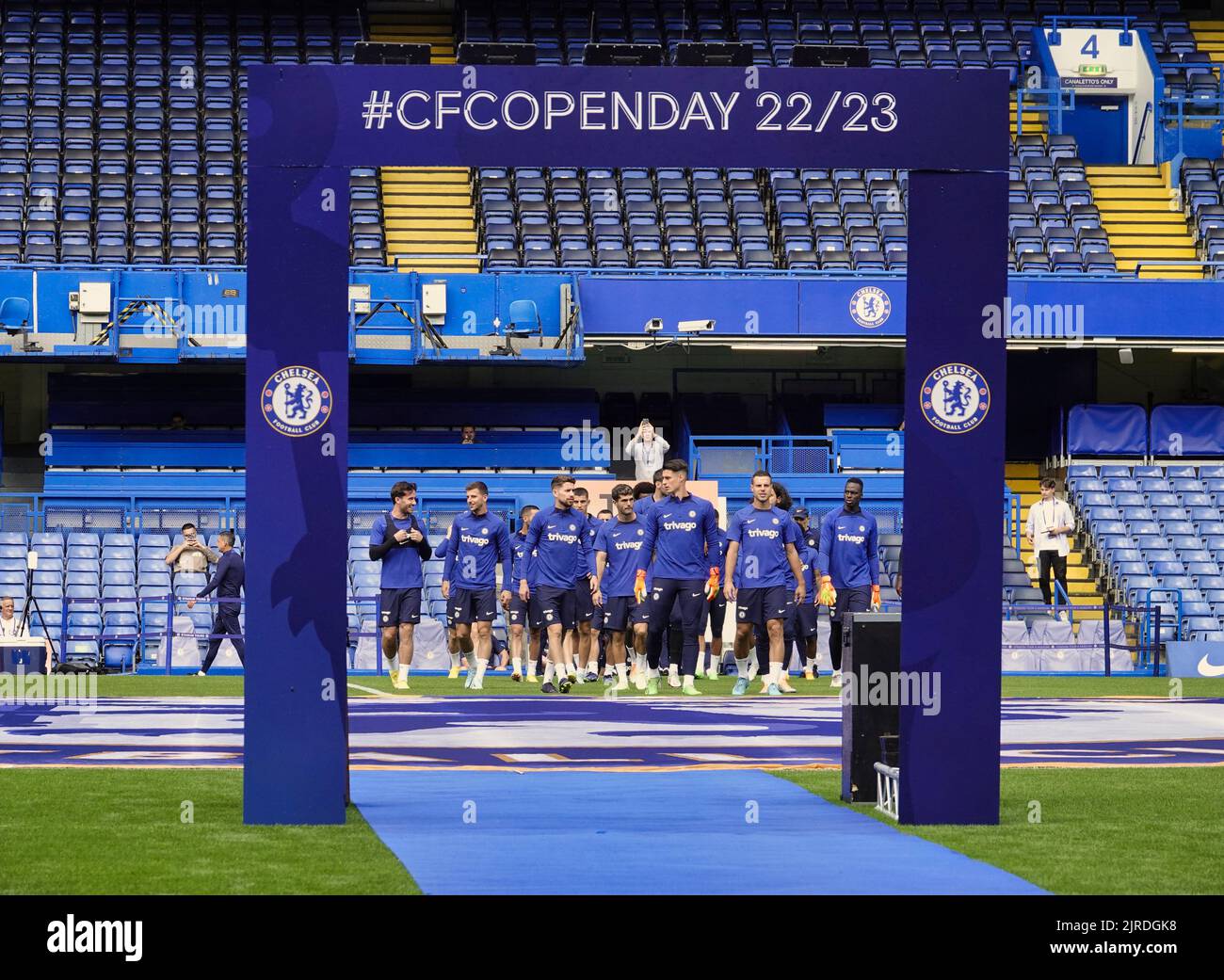 Walking football session hi-res stock photography and images - Alamy